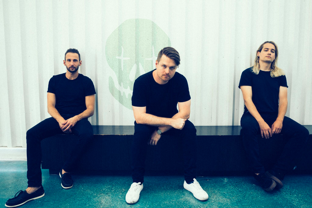 New Language – "Stuck With Yourself" - Everything Is Noise