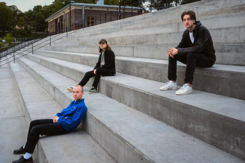 Hammok Only Need "one minute" to Captivate With Touching, Catchy Rock ...